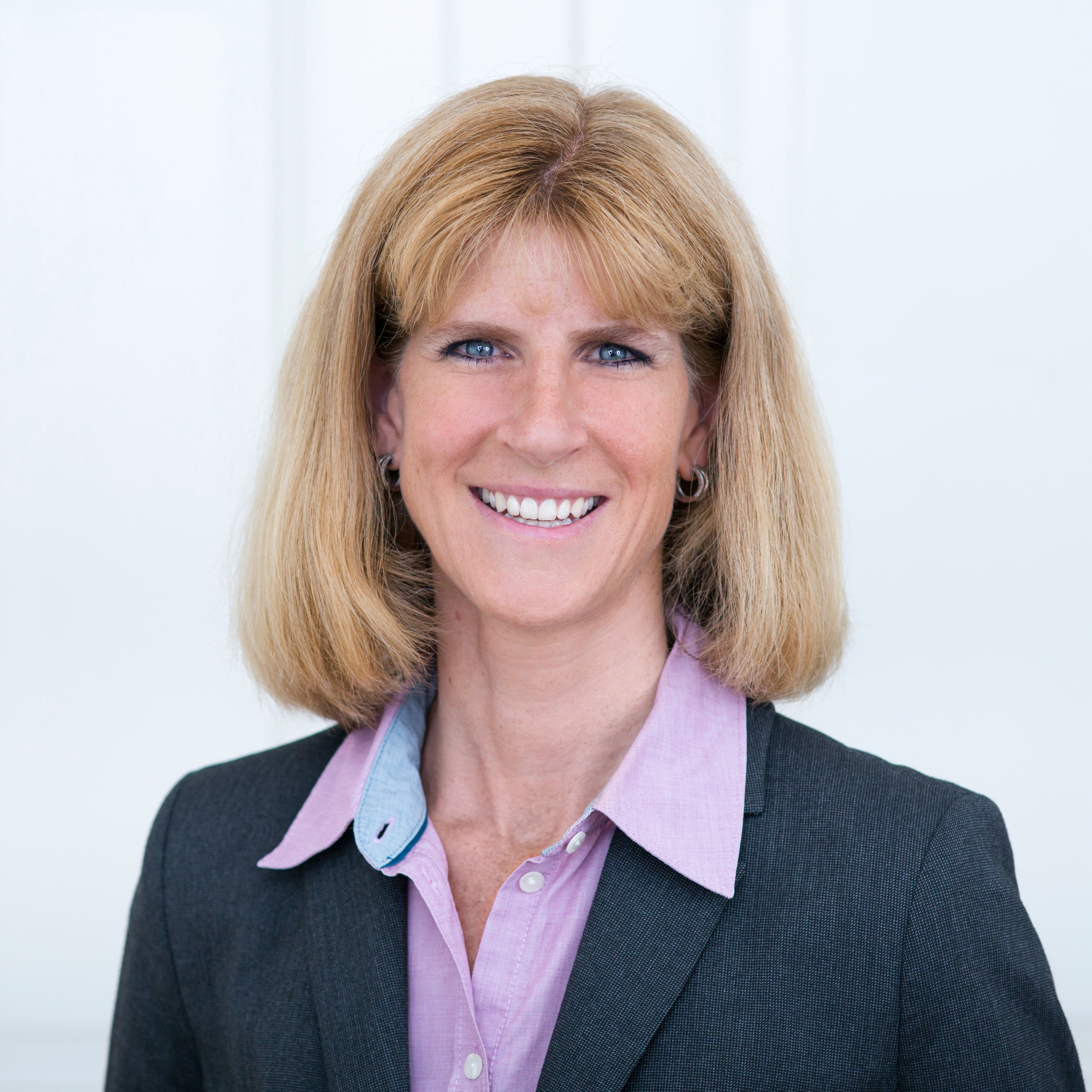 Daniela Perron – Avenir Group